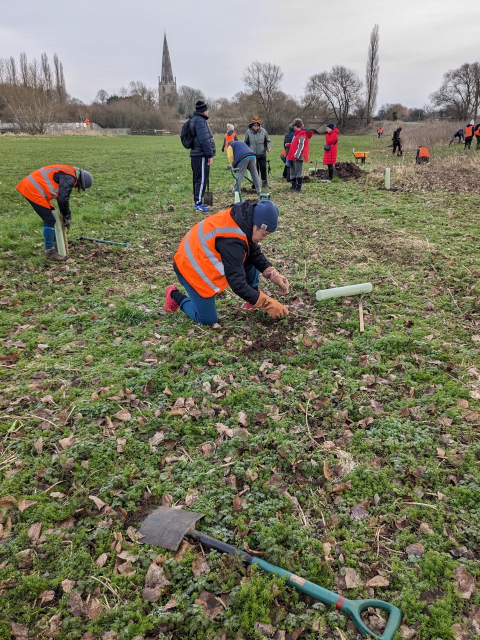 Oxford Botanic Garden Curator takes part in community trees project ...